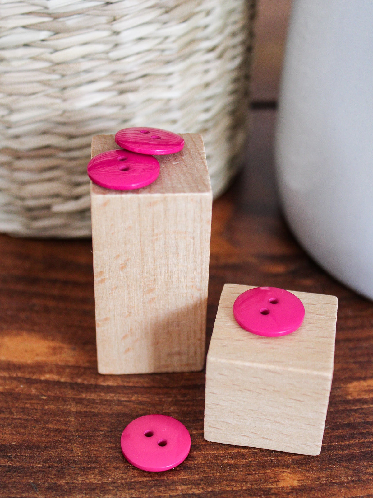 Bouton brillant 2 trous - Fuchsia | Joli Lab